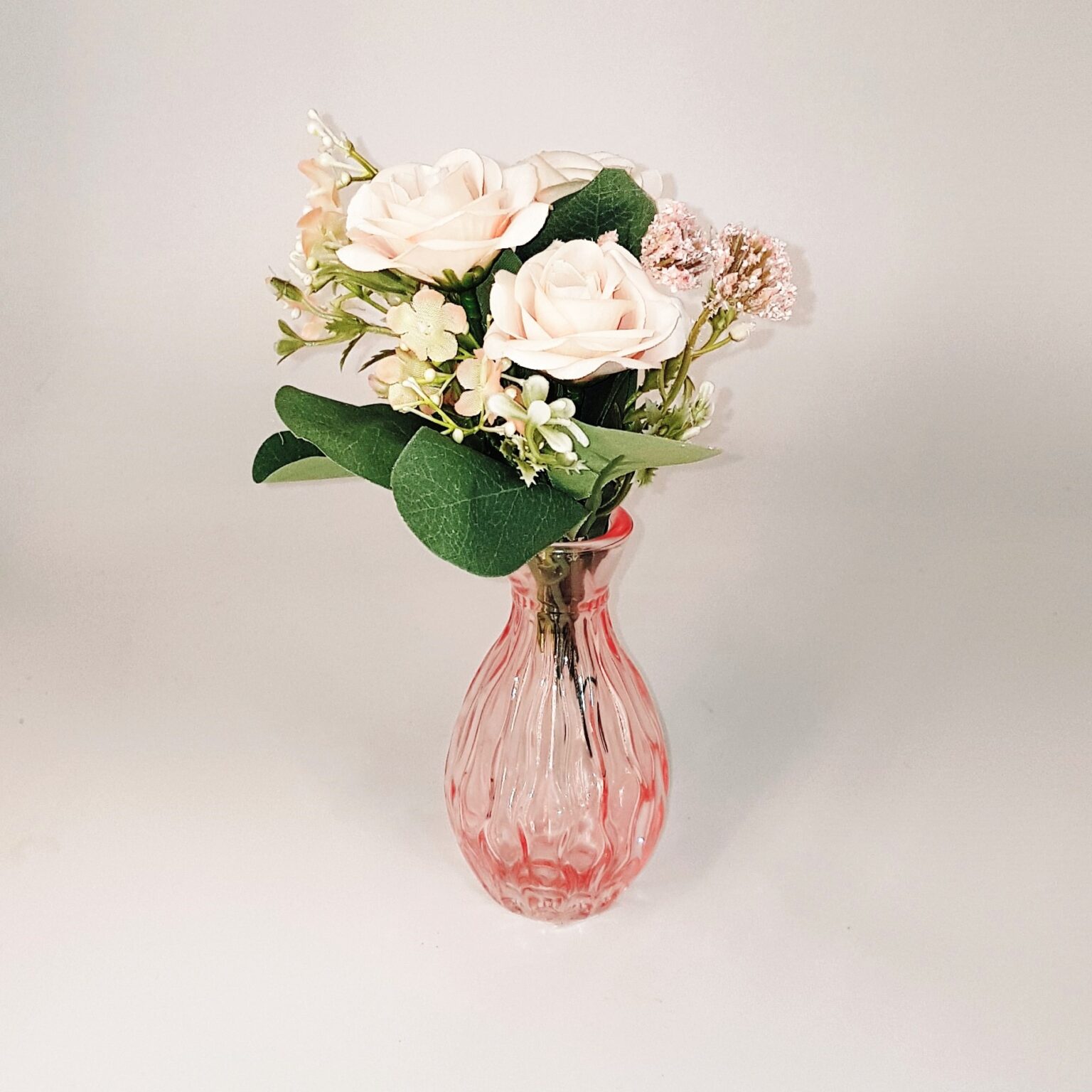 Vaasje met roze zijden roosjes | FloralKings